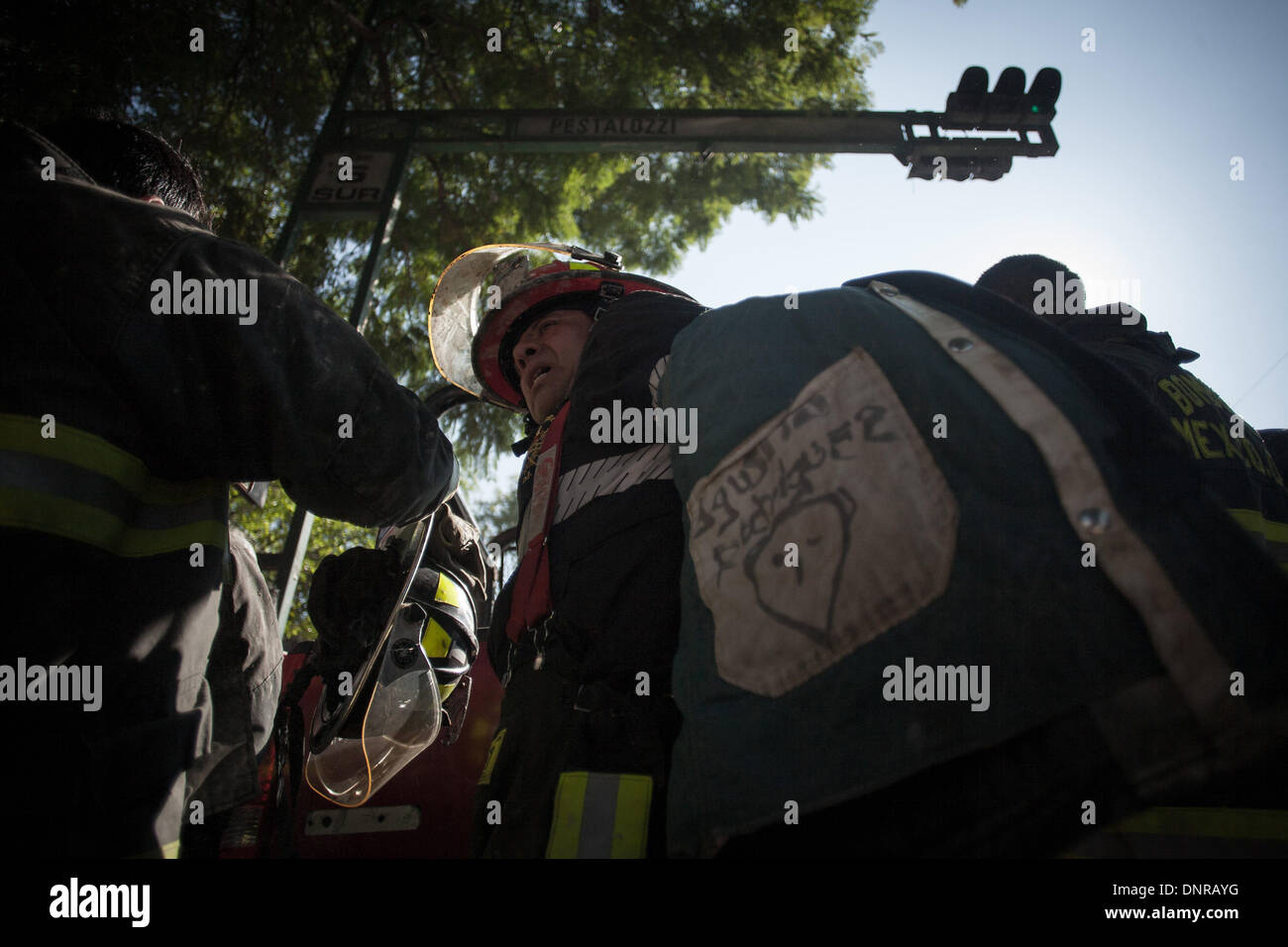 Mexico collapse hi-res stock photography and images - Alamy