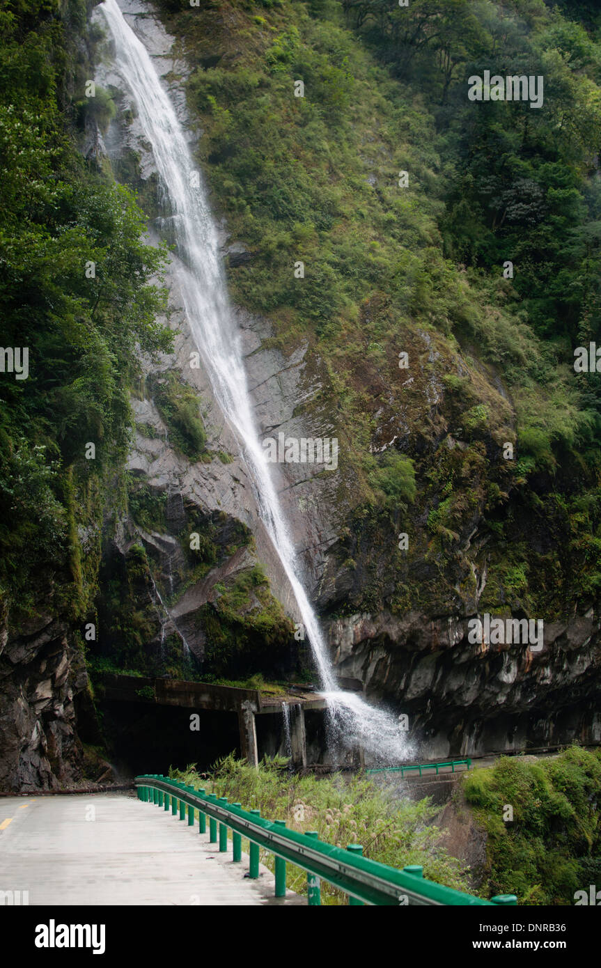 Tibet nepal border hi-res stock photography and images - Alamy