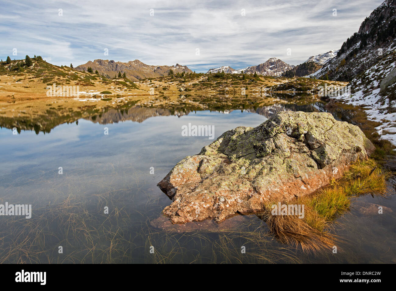 Lago di buse hi-res stock photography and images - Alamy