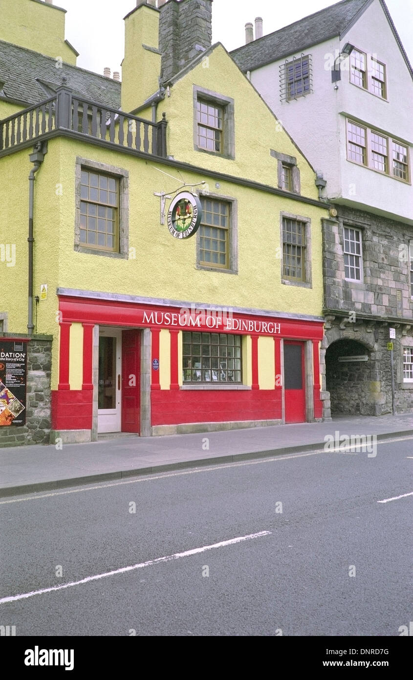 Museum Of Edinburgh, Huntly House, Canongate, Royal Mile, Edinburgh ...