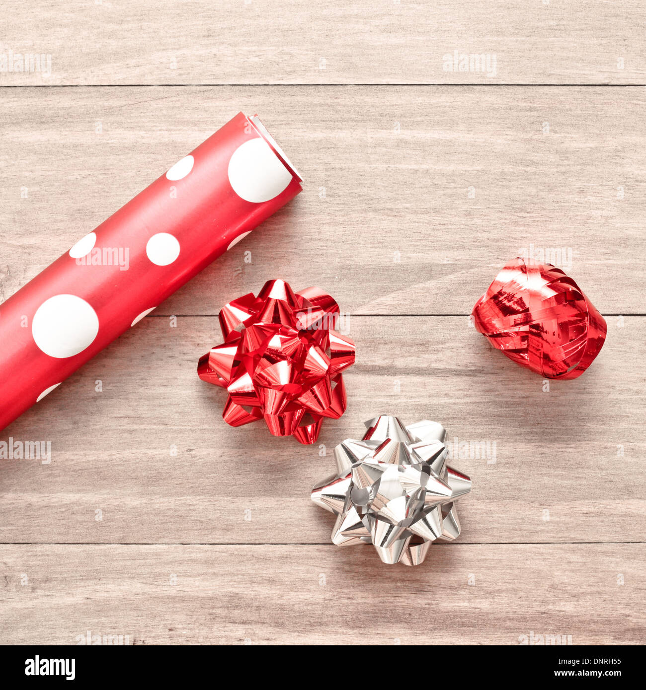 Wrapping paper,ribbon and bows for christmas Stock Photo - Alamy