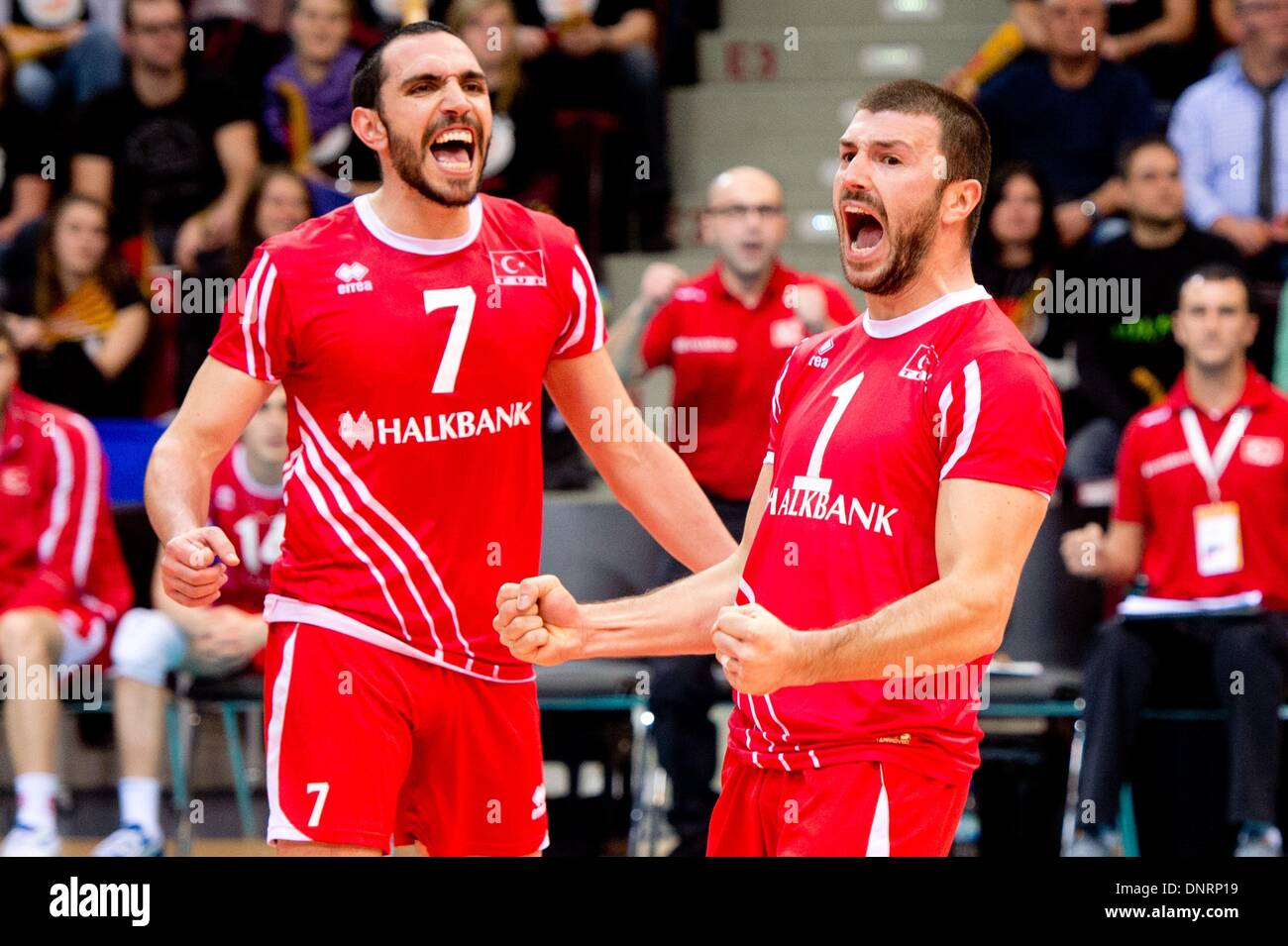 Ludwigsburg, Germany. 04th Jan, 2014. Turkey's Can Ayvazoglu (L) and ...