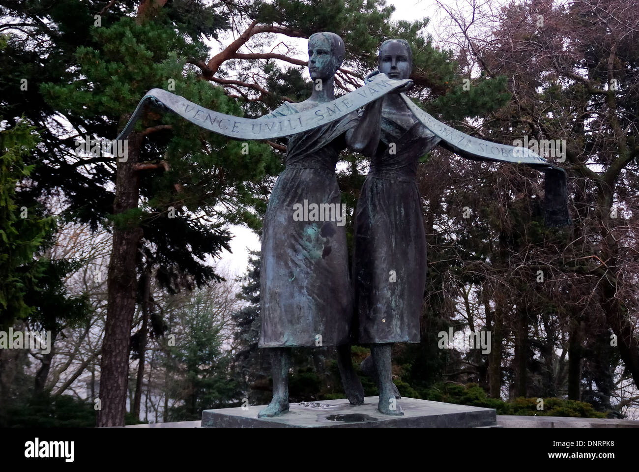 Statue sculpture slavin soviet hi-res stock photography and images - Alamy