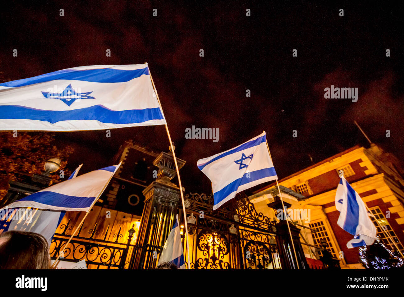 Protest at Separation Wall art installation by Israeli supporters in ...