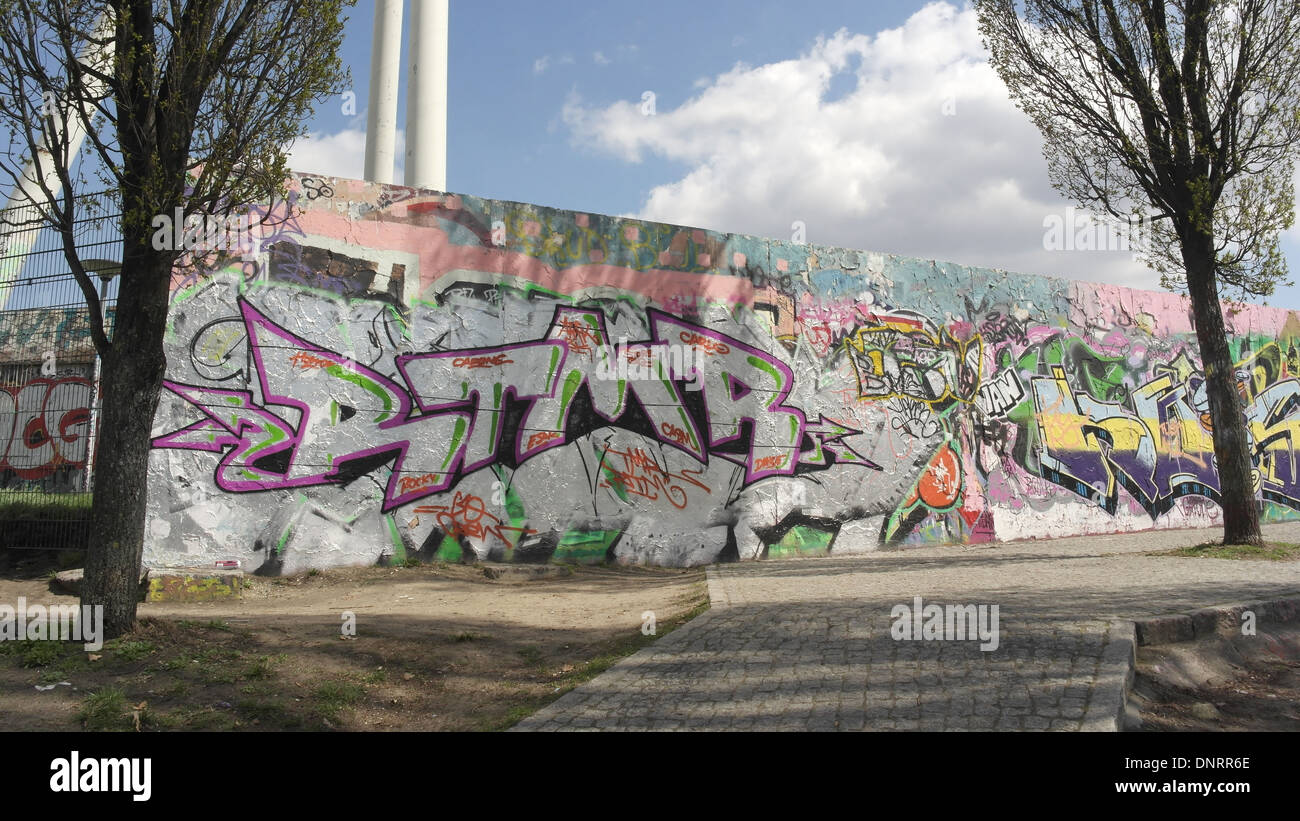 Mauerpark art wall hi-res stock photography and images - Alamy