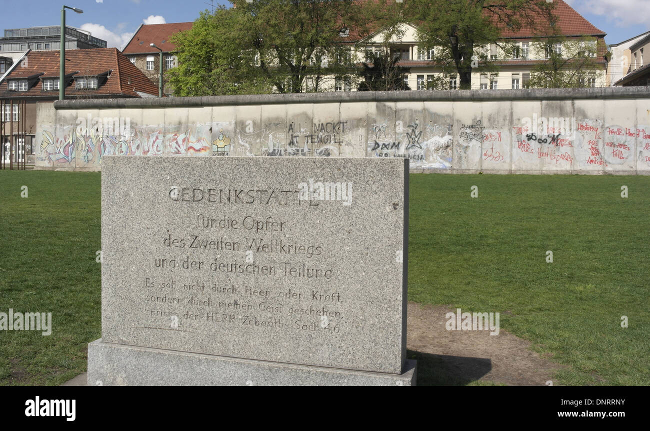 Memorial stone to victims of the Second World War and Division of ...