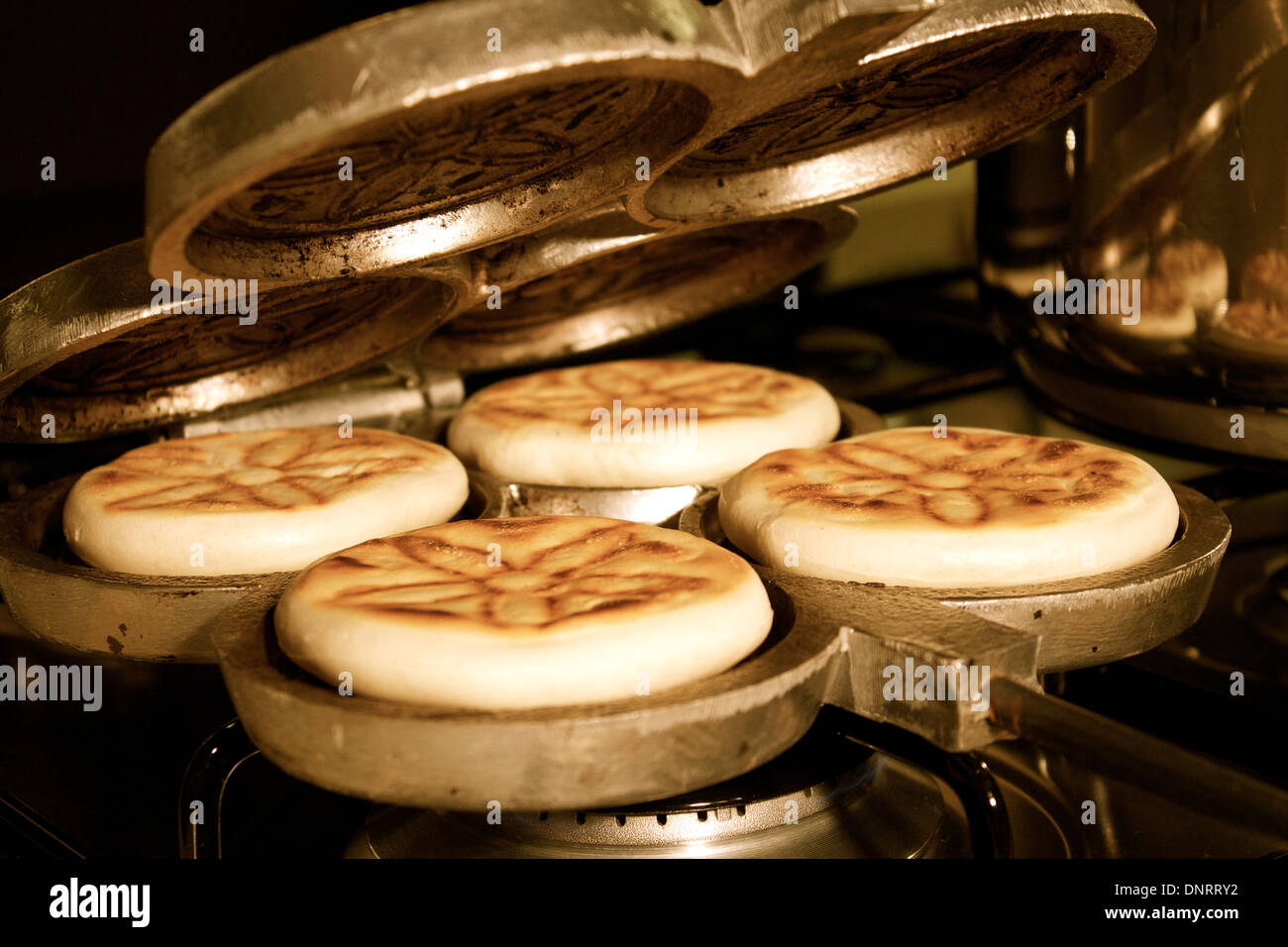 Modena tigelle hi-res stock photography and images - Alamy