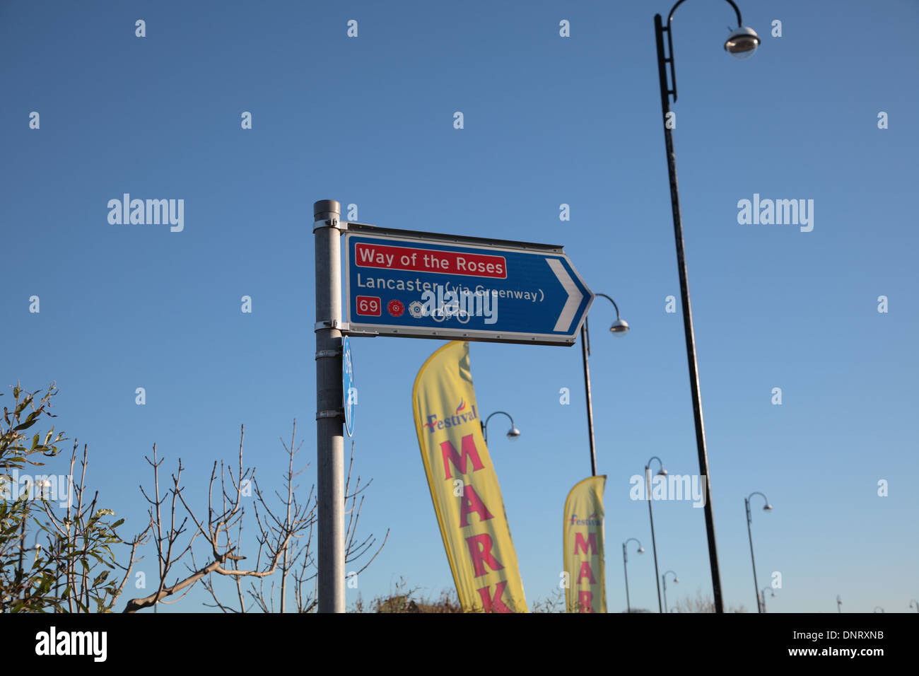 Cycling way of the roses hi-res stock photography and images - Alamy