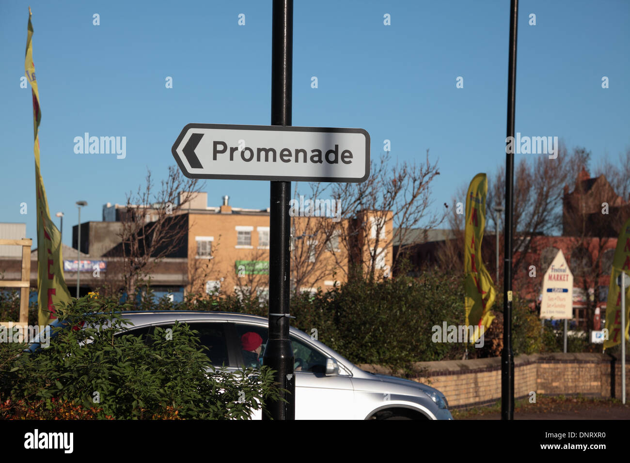 Seafront promenade sign hi-res stock photography and images - Alamy