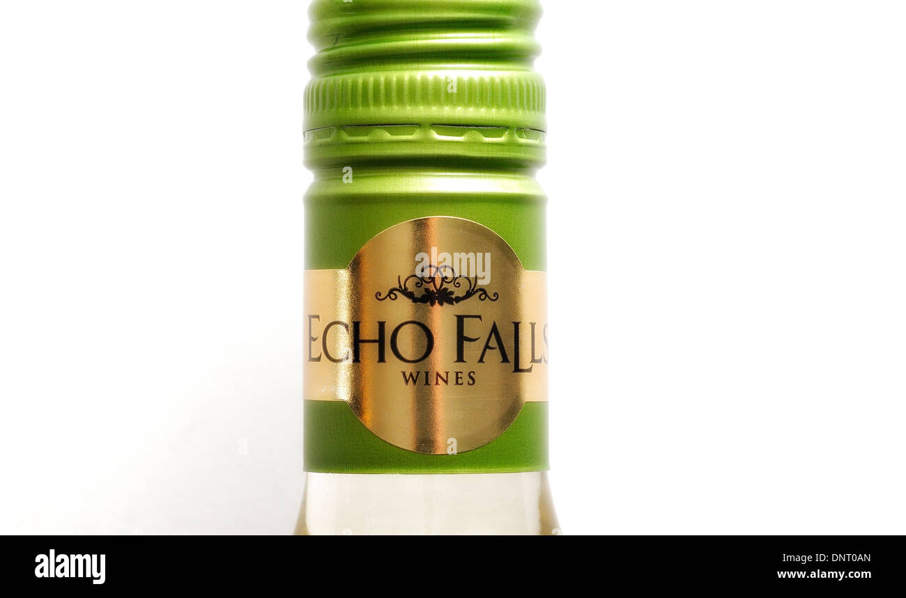 Gold wine label hi-res stock photography and images - Alamy