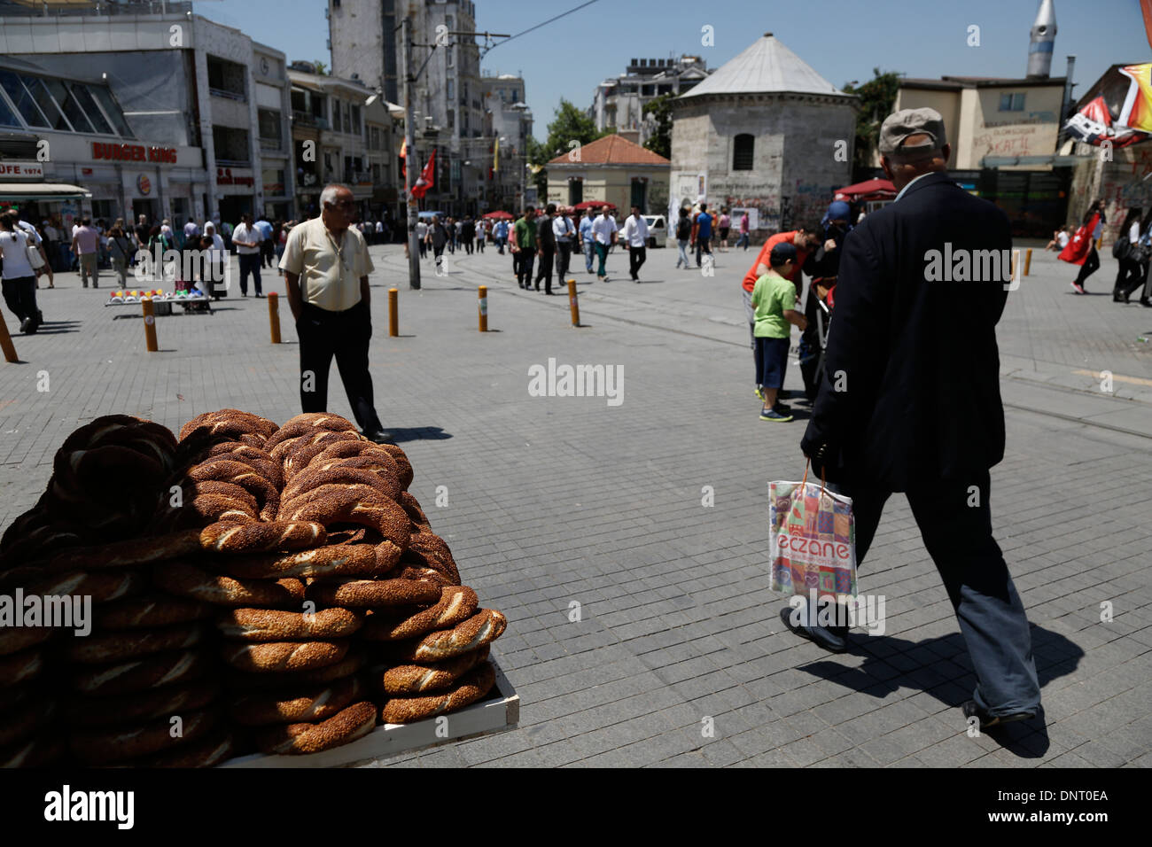Simitci hi-res stock photography and images - Alamy