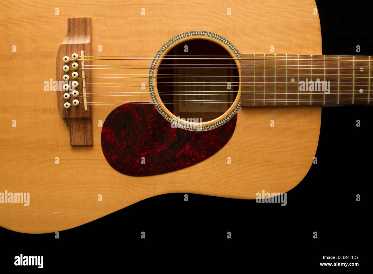 Acoustic guitar hi-res stock photography and images - Alamy