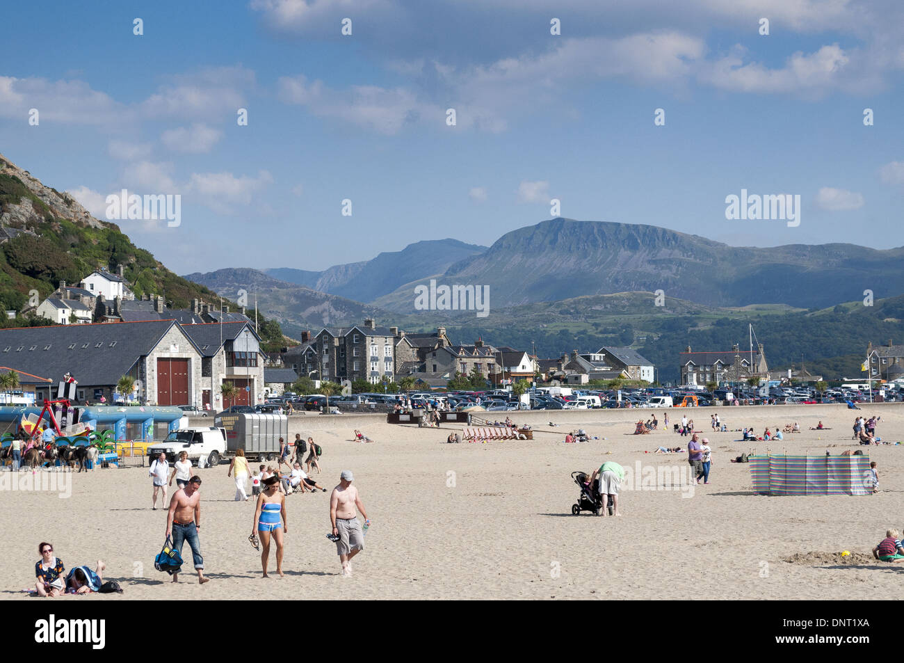 The Welsh seaside resort of Barmouth in Gwynedd, West Wales Stock Photo ...