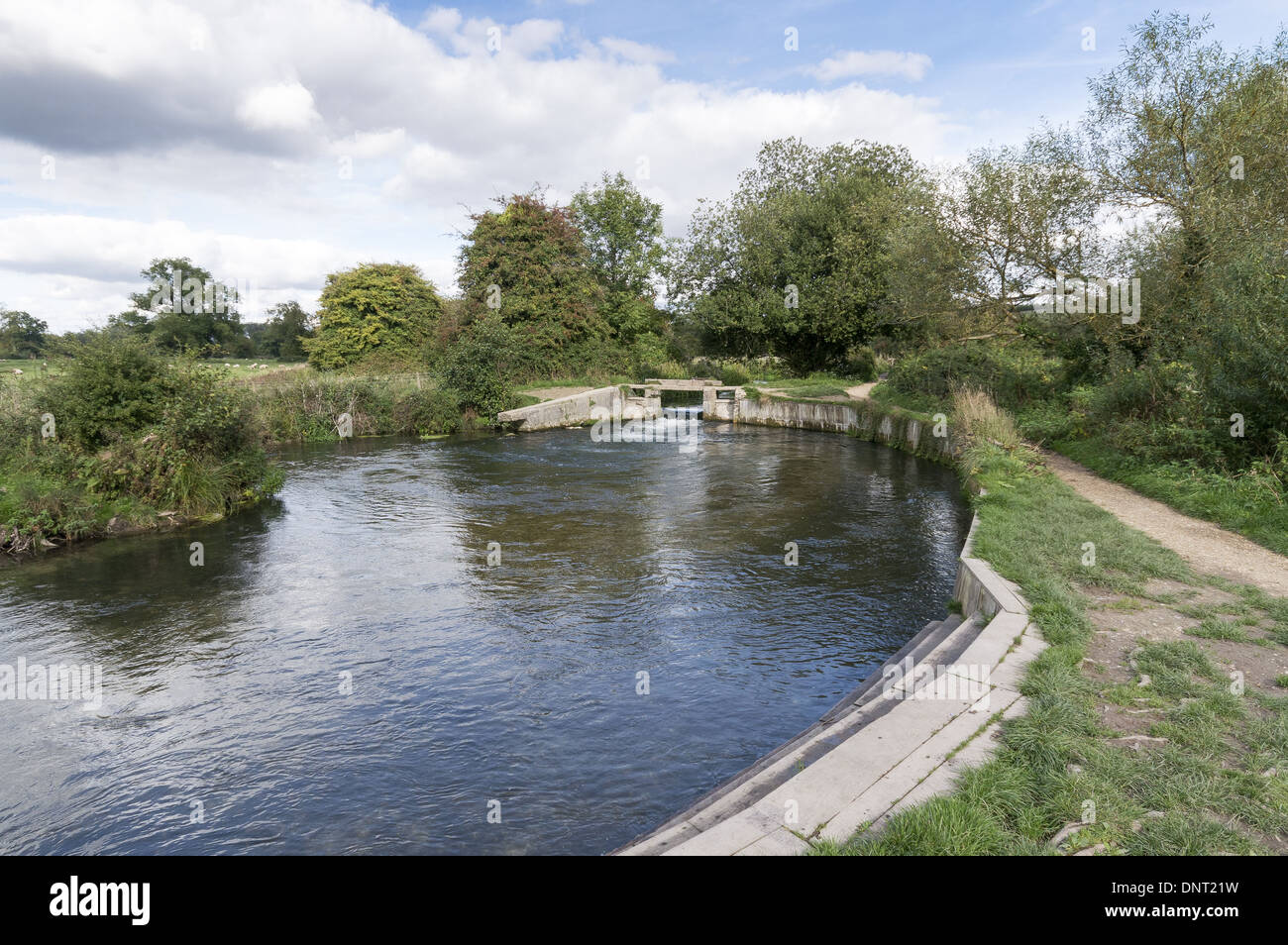 Shawford Lock on the Itchen Navigation which runs to the west of the ...