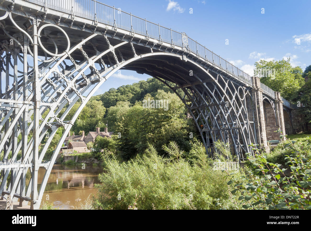The iron bridge crosses the river severn in shropshire hi-res stock ...