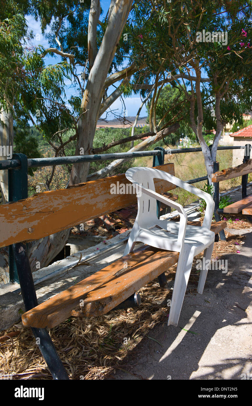 Rickety chair hi-res stock photography and images - Alamy