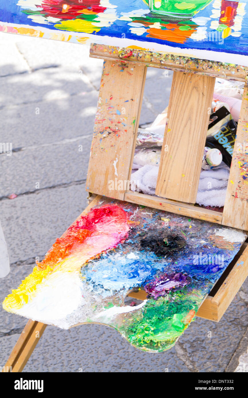 street pavement artist easel Stock Photo - Alamy