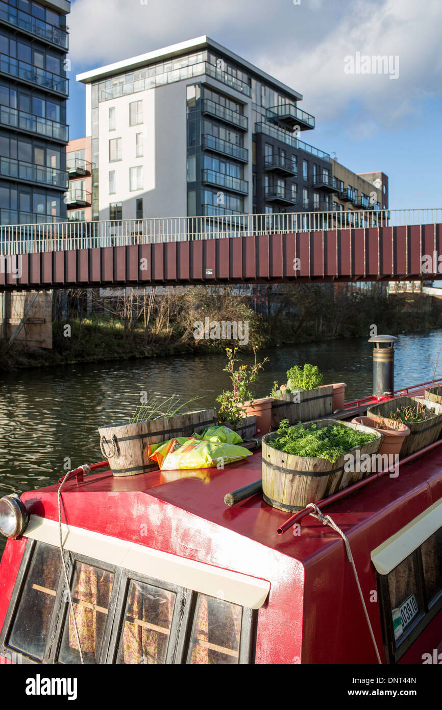 Houseboat on River Lee Navigation, Hackney Wick, London, United Kingdom ...