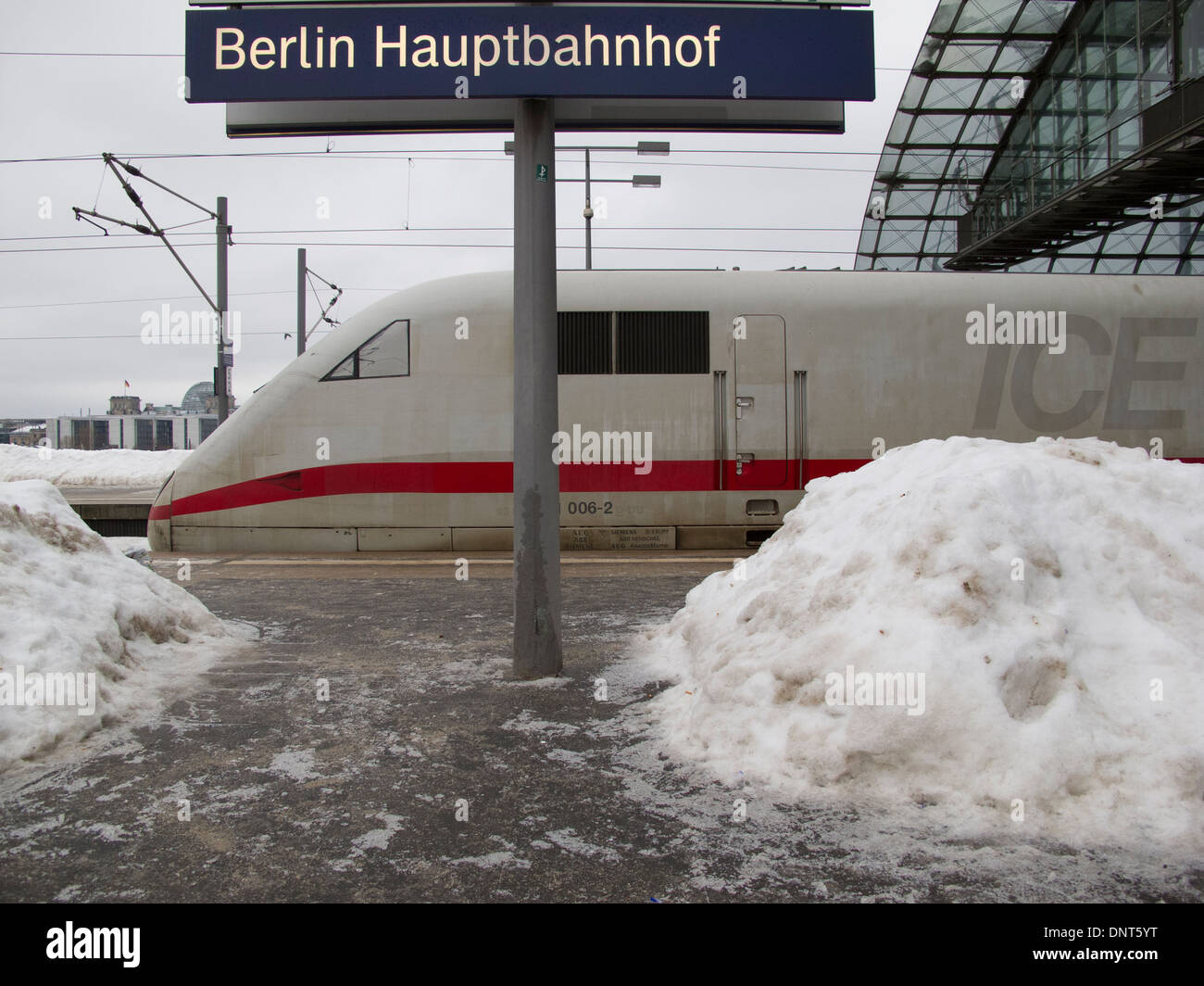 Hauptbahnhof eis hi-res stock photography and images - Alamy