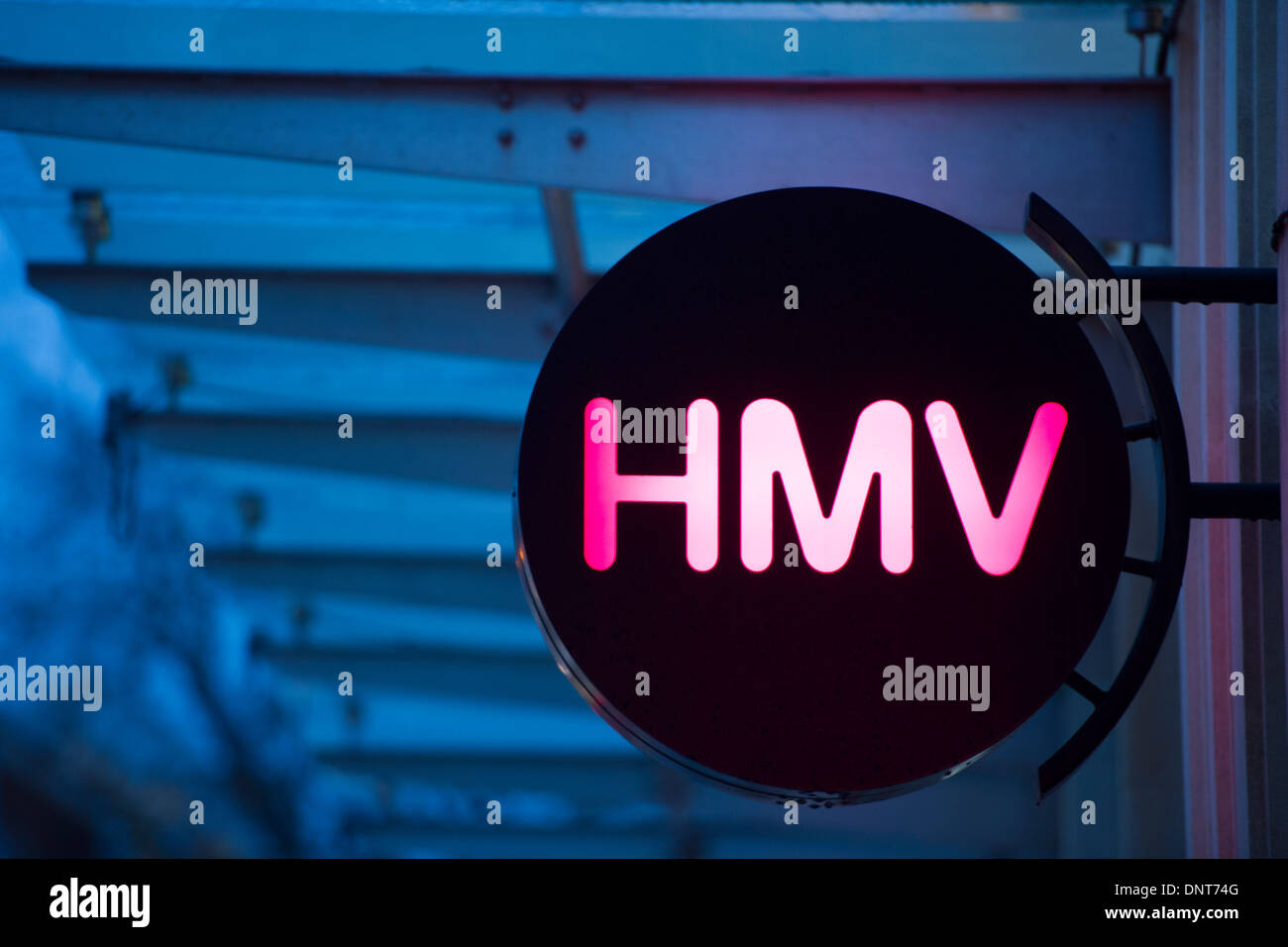 Hmv shop sign hi-res stock photography and images - Alamy