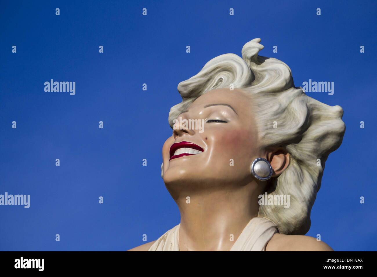 Marilyn monroe sculpture palm springs hi-res stock photography and ...