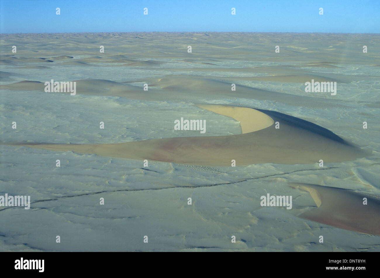 Barchan hi-res stock photography and images - Alamy