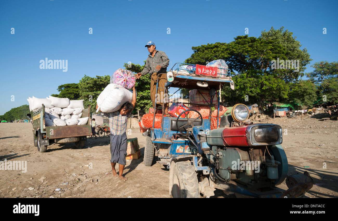 Offloading goods hi-res stock photography and images - Alamy