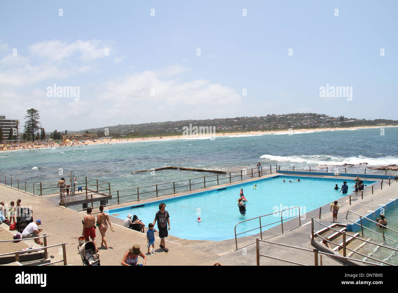 Dee Why, Sydney, NSW, Australia. 5 January 2014. The rockpool (ocean ...