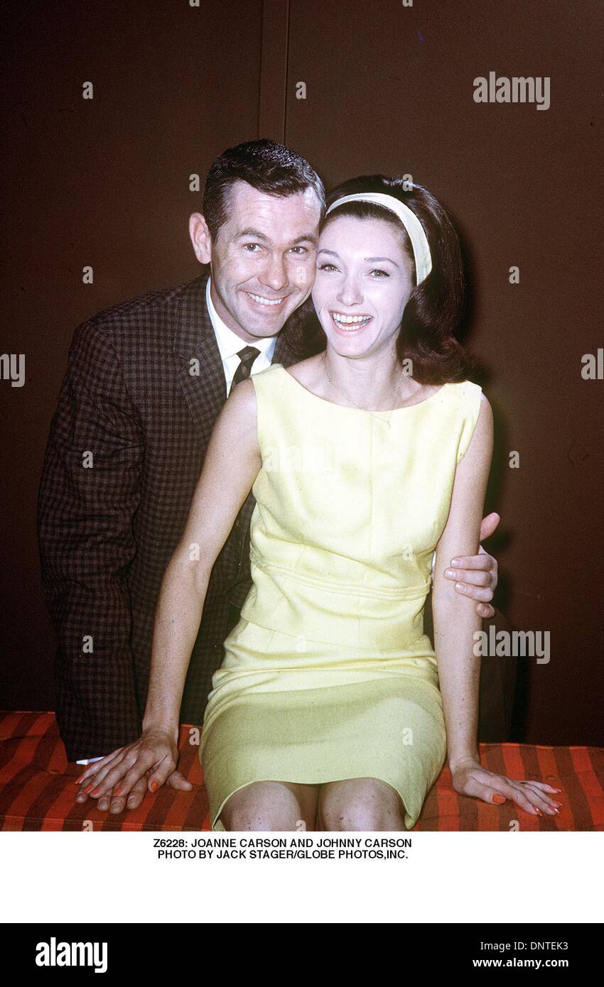 Johnny carson 2001 hi-res stock photography and images - Alamy