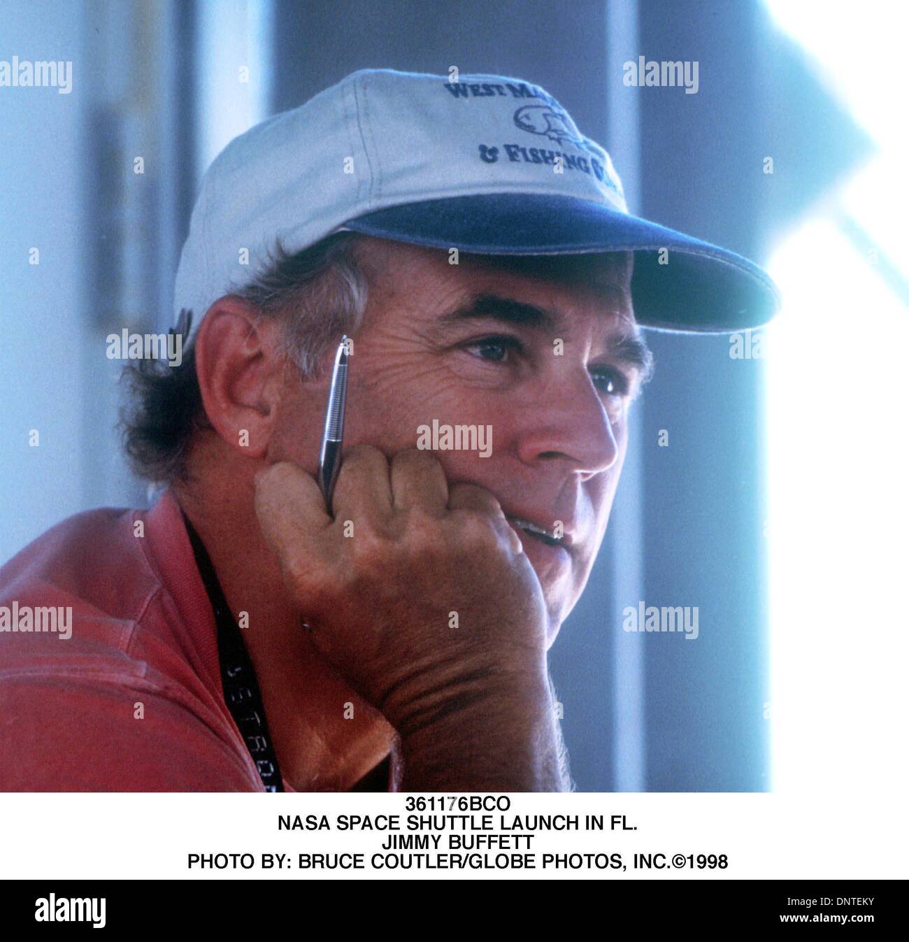 Feb. 6, 2001 - 361176BCO.NASA SPACE SHUTTLE LAUNCH IN FL..JIMMY BUFFETT ...