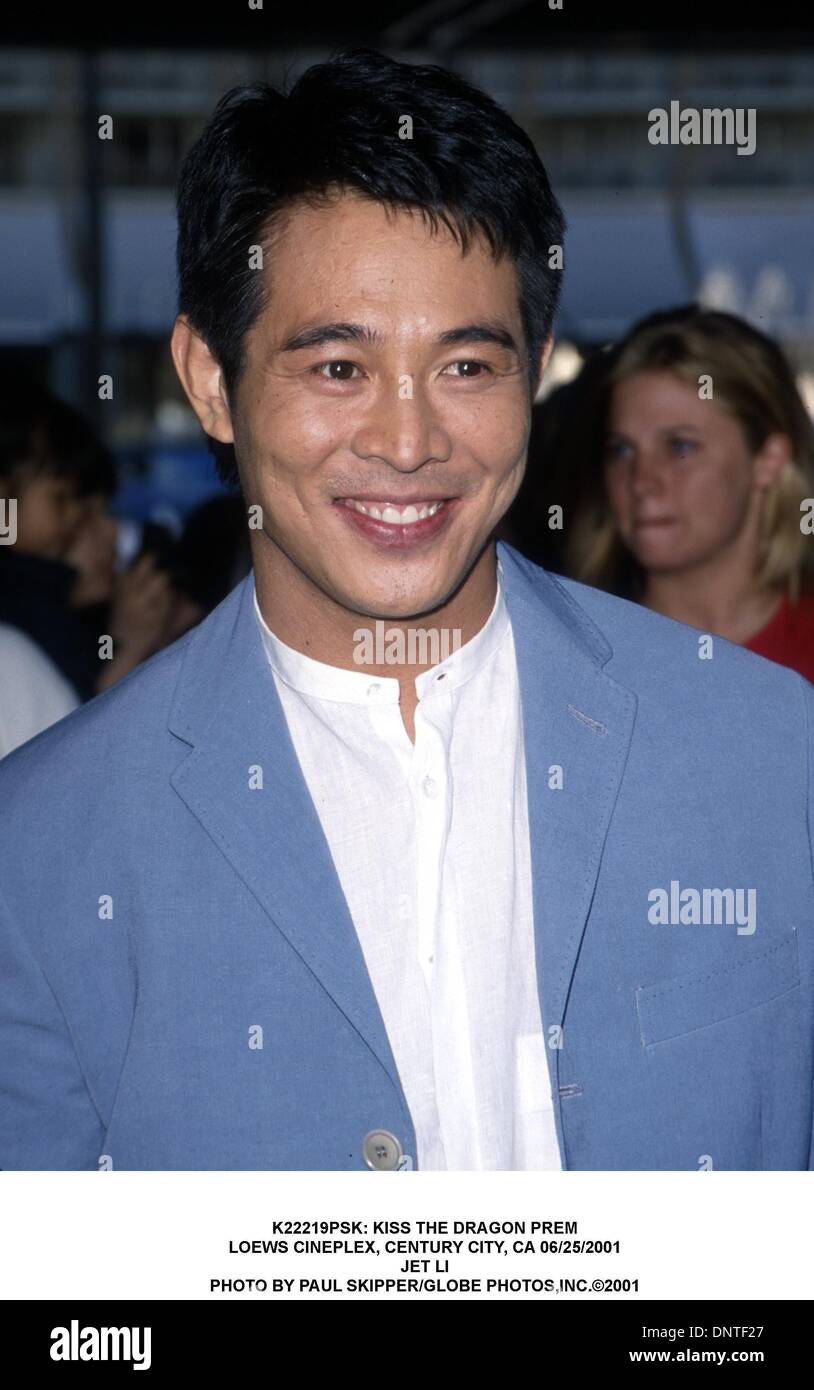 Kiss of the dragon jet li hi-res stock photography and images - Alamy