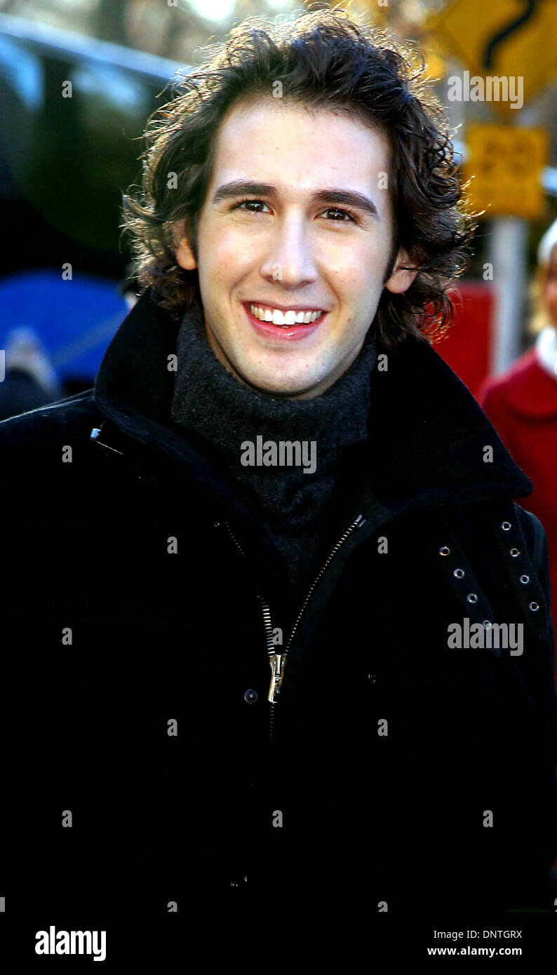 Jan. 1, 1980 - JOSH GROBAN .K27572JBB SD1128.THE 2002 76TH ANNUAL MACY ...