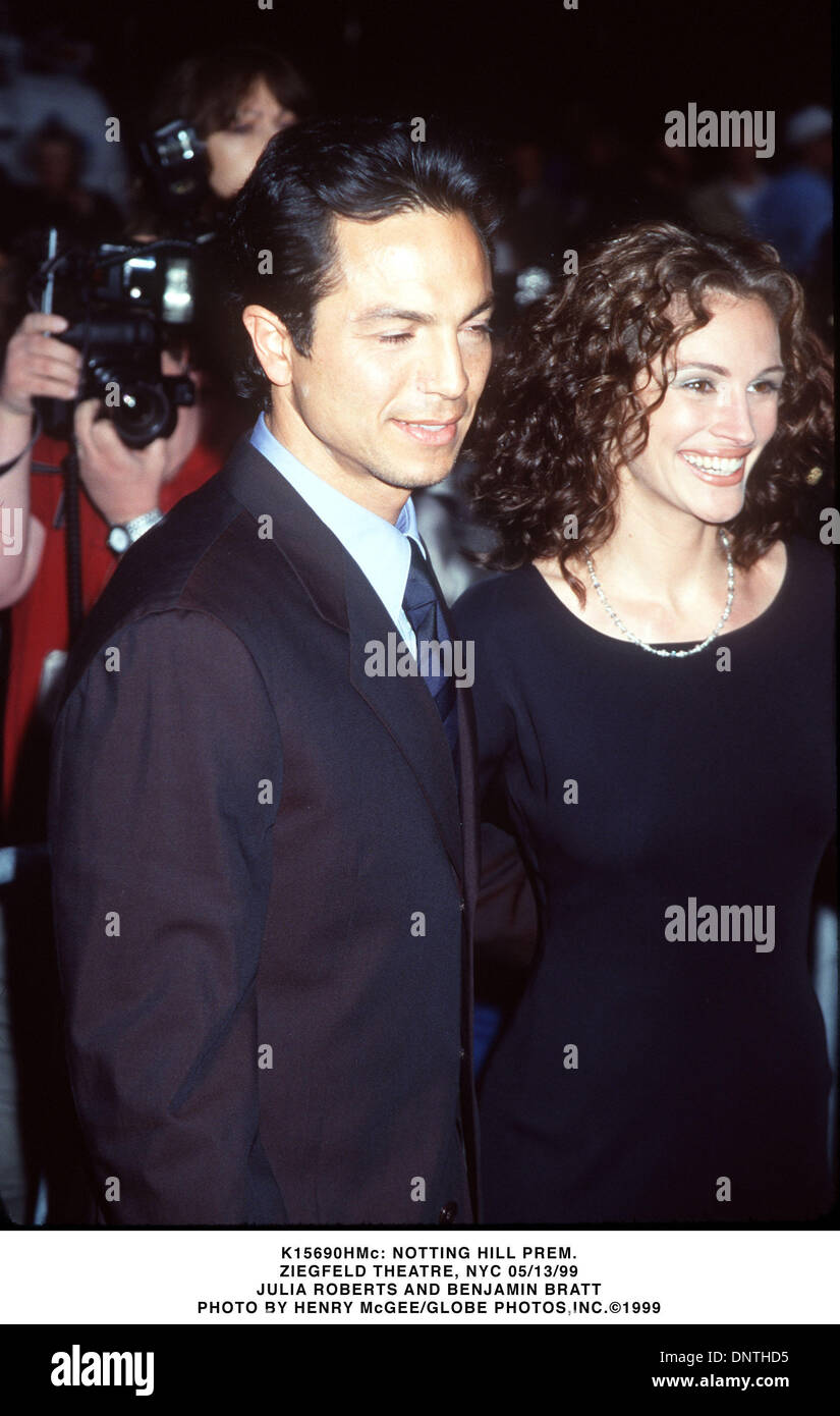 Julia roberts and benjamin bratt hi-res stock photography and images ...