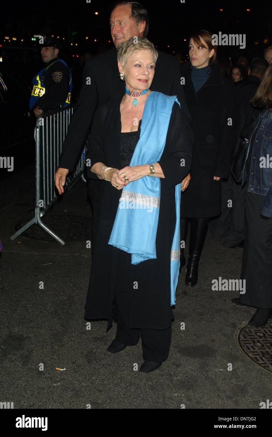 Iris film judi dench hi-res stock photography and images - Alamy
