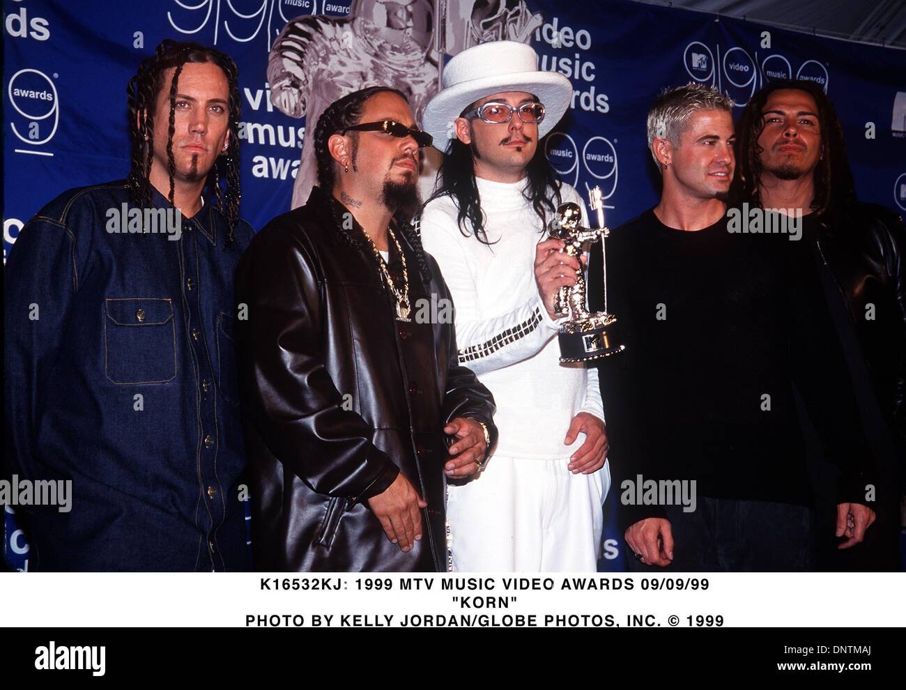 1999 video music awards hi-res stock photography and images - Alamy