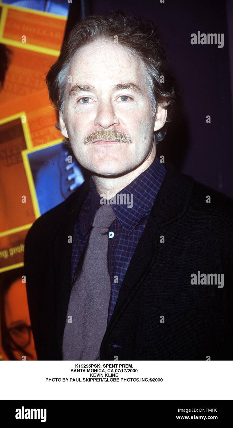 Kevin kline 2000 hi-res stock photography and images - Alamy