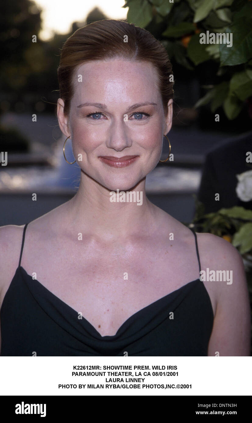 Laura linney wild iris 2001 hi-res stock photography and images - Alamy