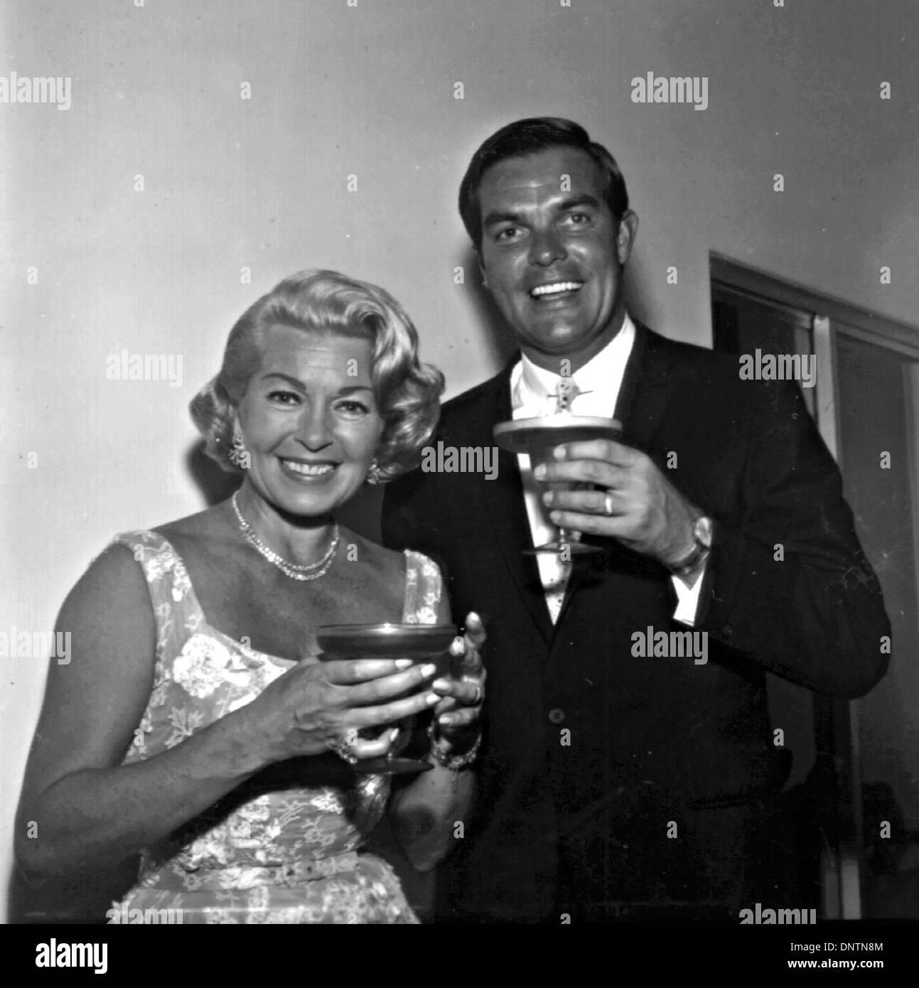 Nov. 27, 2001 - LANA TURNER/ROBERT EASTON. NATE CUTLER/(Credit Image ...