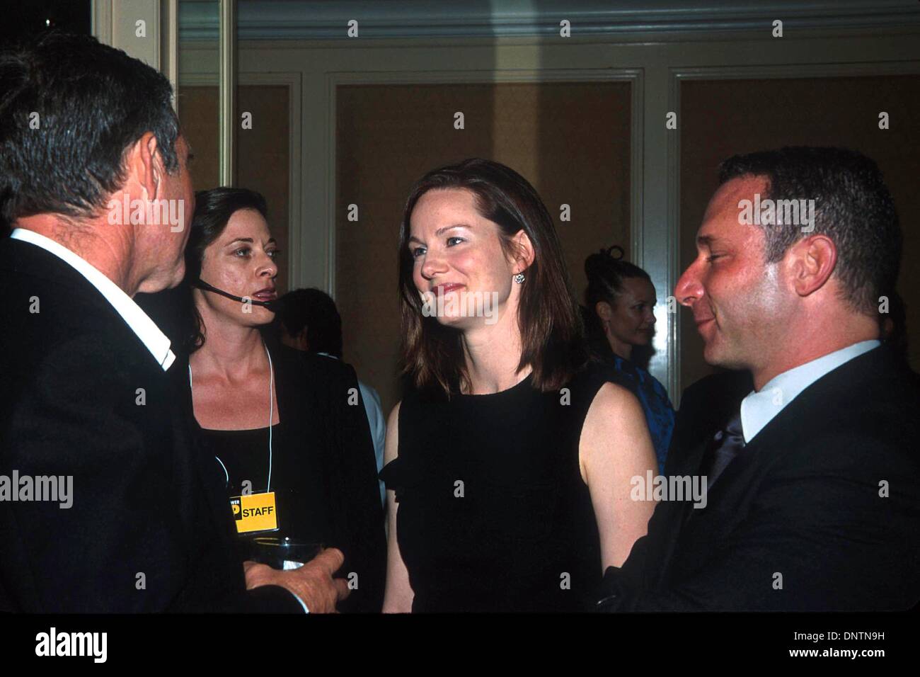 Laura linney 2001 hi-res stock photography and images - Alamy