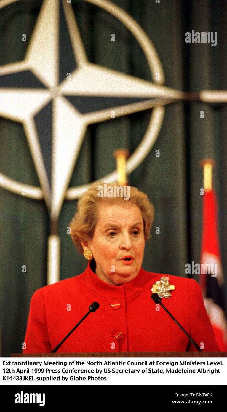 Apr 12 1999 hi-res stock photography and images - Alamy