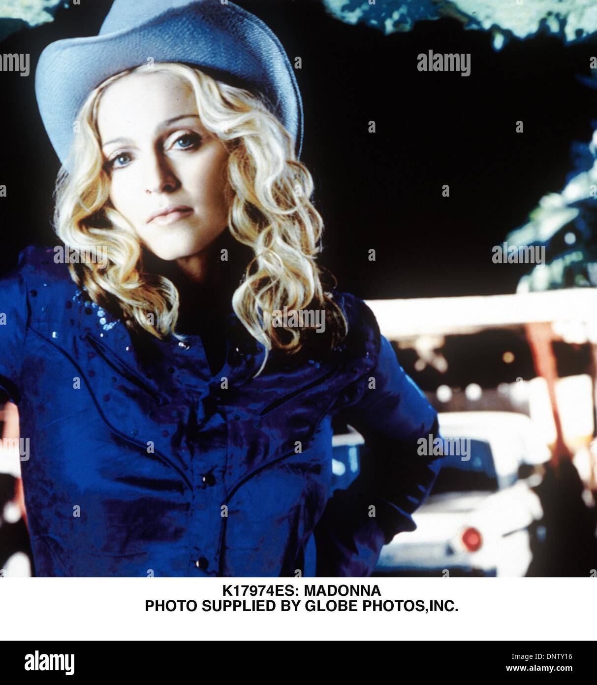 Madonna 2001 hi-res stock photography and images - Alamy