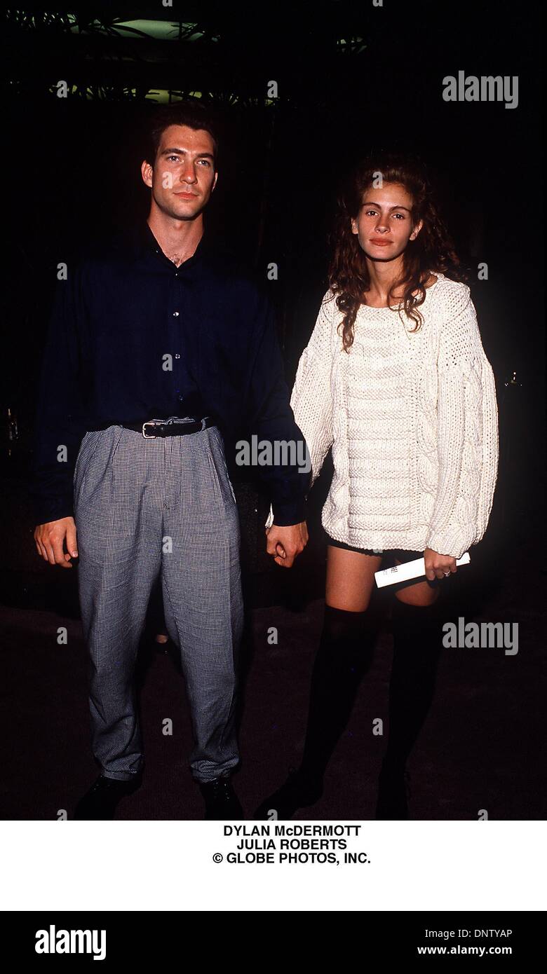 Dylan mcdermott julia roberts hi-res stock photography and images - Alamy