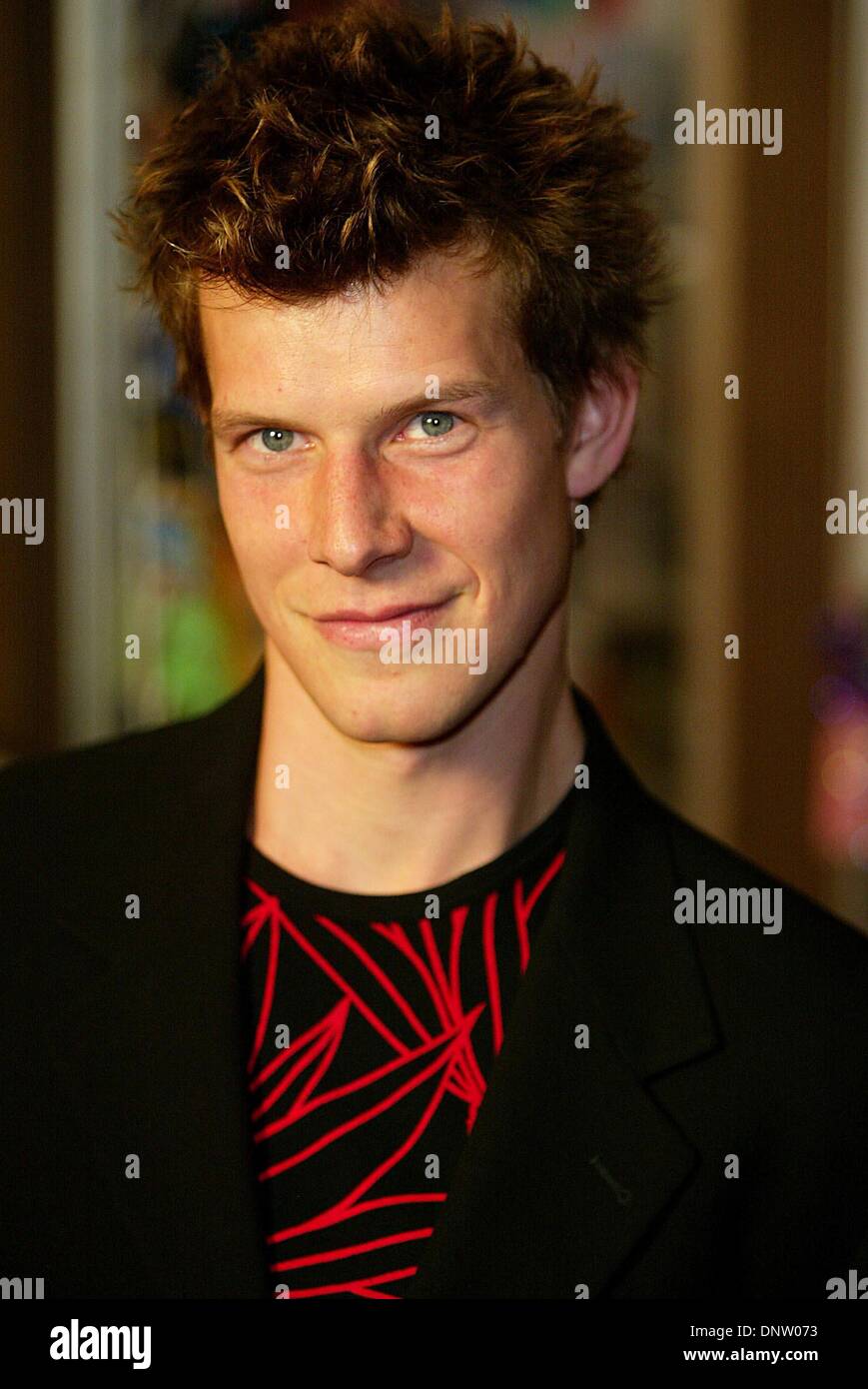 Mar. 12, 2002 - Eric Mabius.Premiere RESIDENT EVIL.MannÂ«s Chinese ...