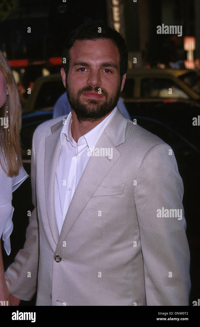 Mark ruffalo 2002 hi-res stock photography and images - Alamy