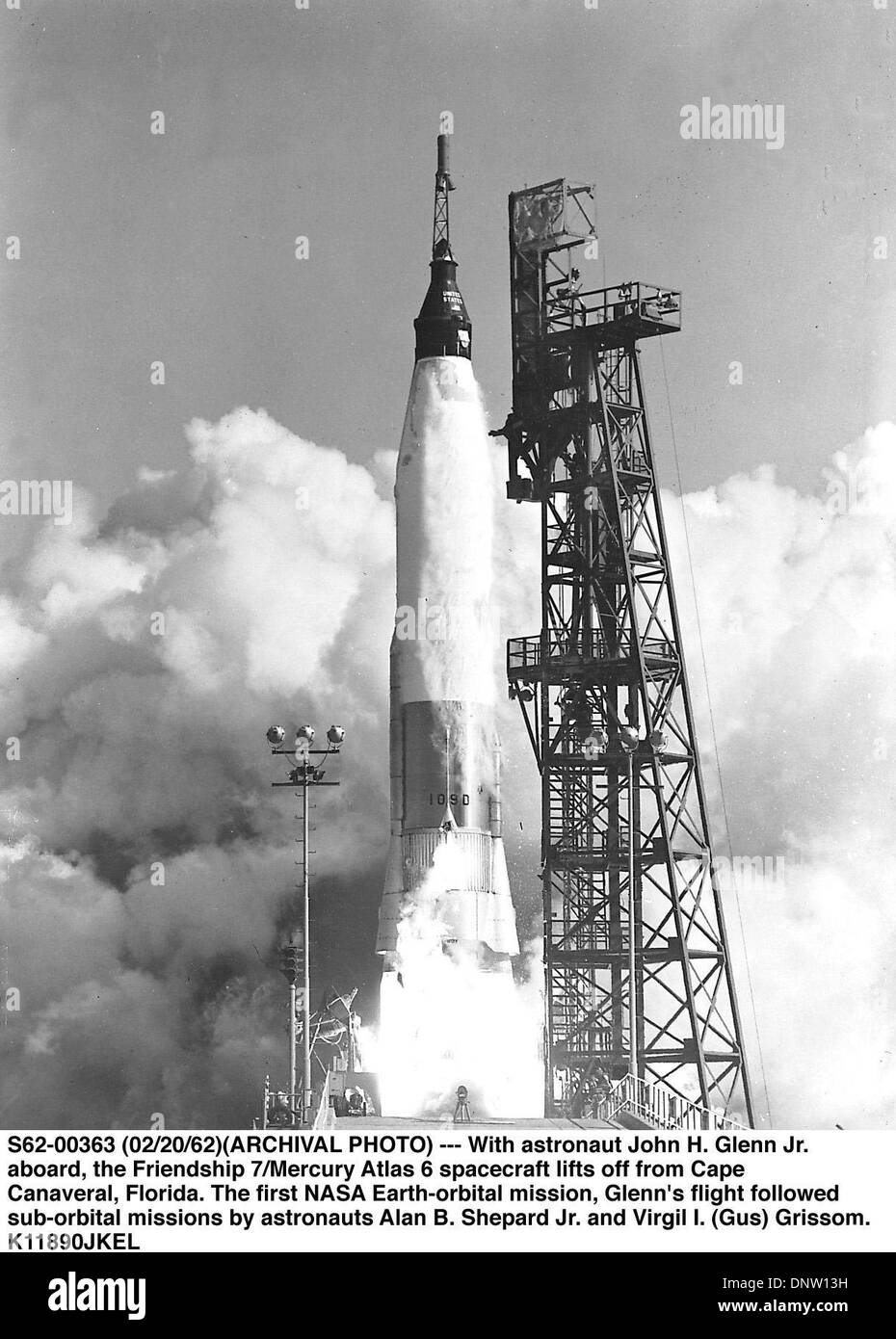 John glenn 1962 Black and White Stock Photos & Images - Alamy