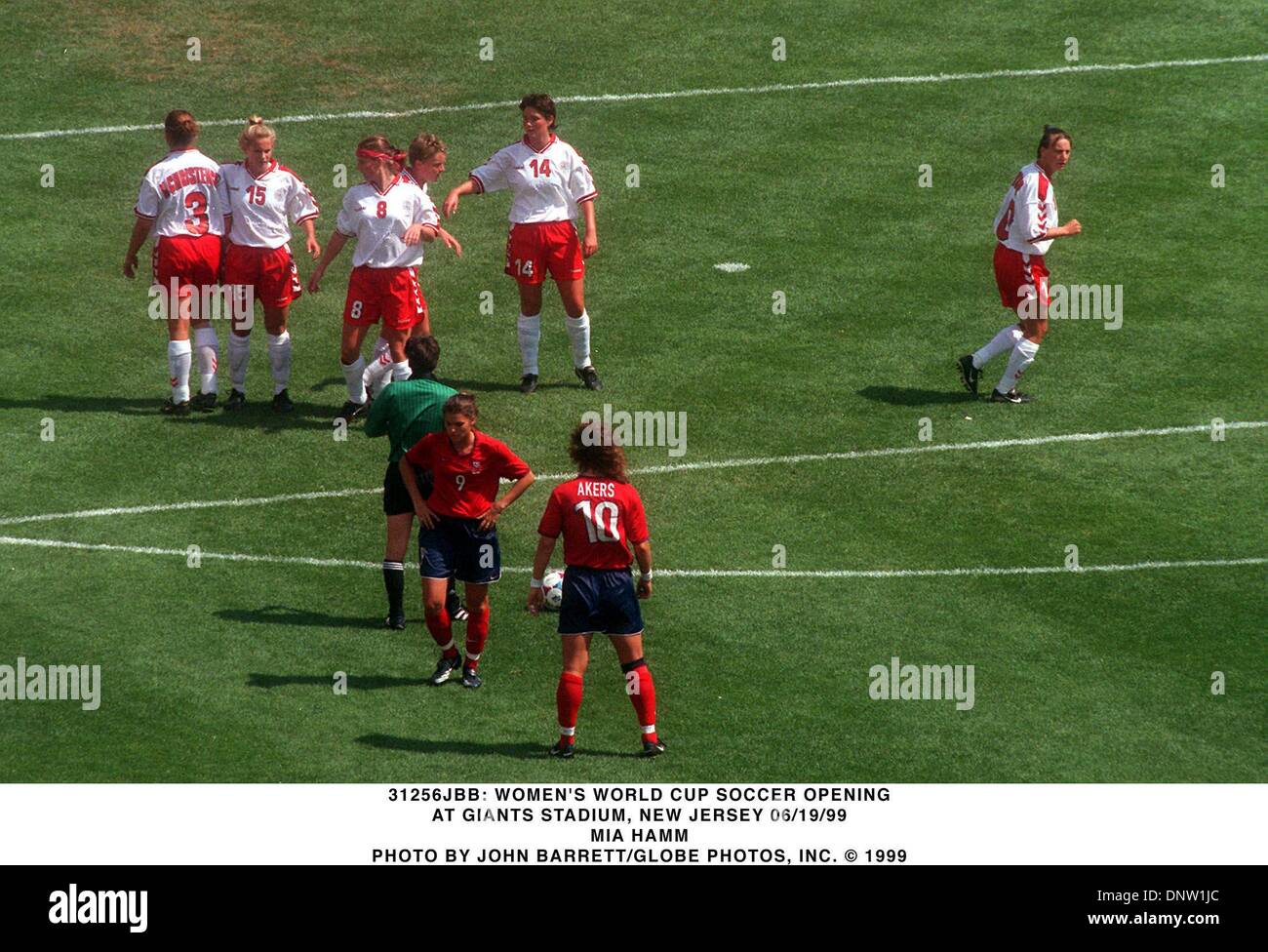 Women's world cup soccer 1999 hi-res stock photography and images - Alamy