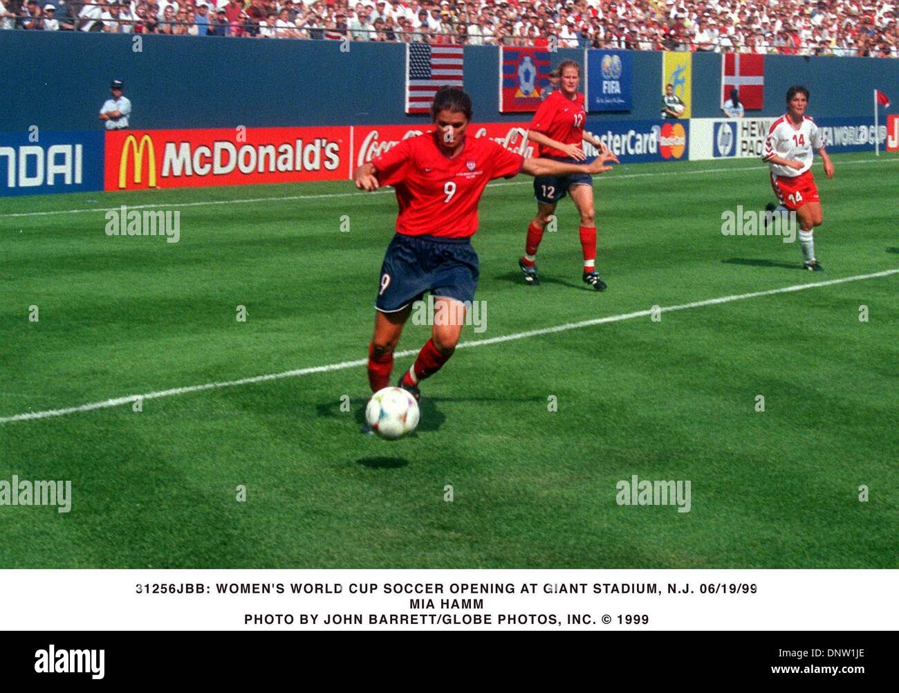 Women's world cup soccer 1999 hi-res stock photography and images - Alamy