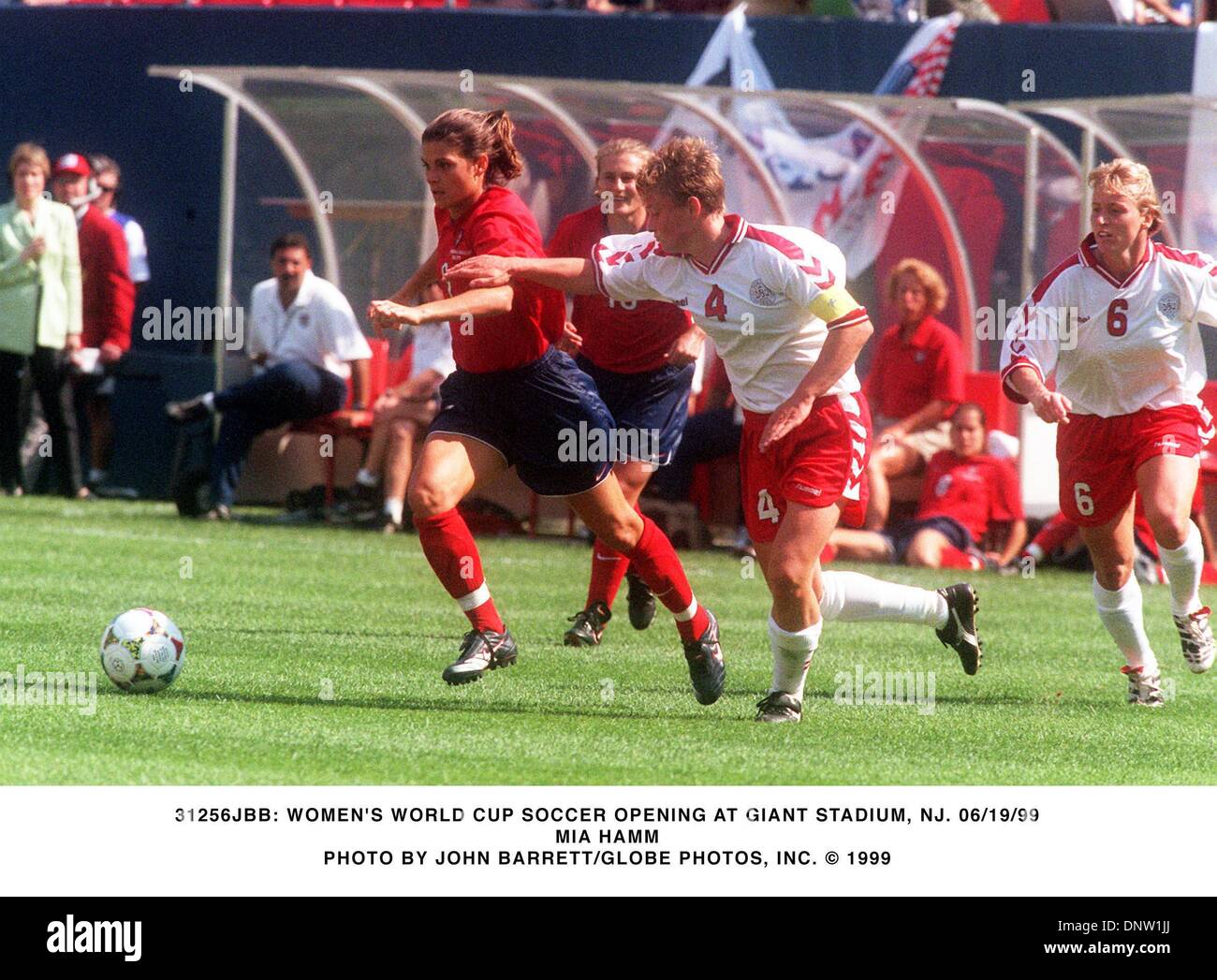 Women's world cup 1999 hi-res stock photography and images - Alamy
