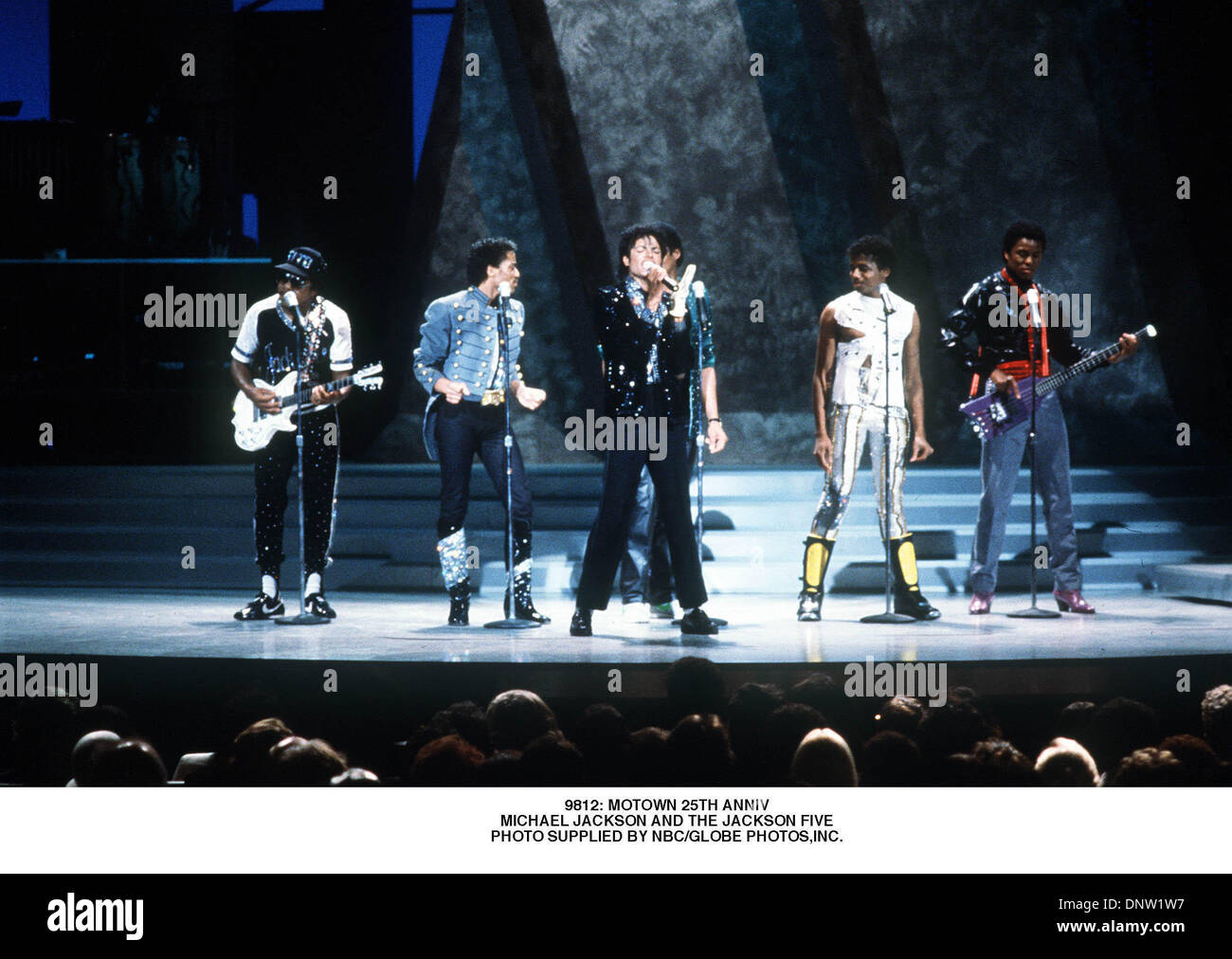 Michael jackson 2001 hi-res stock photography and images - Alamy