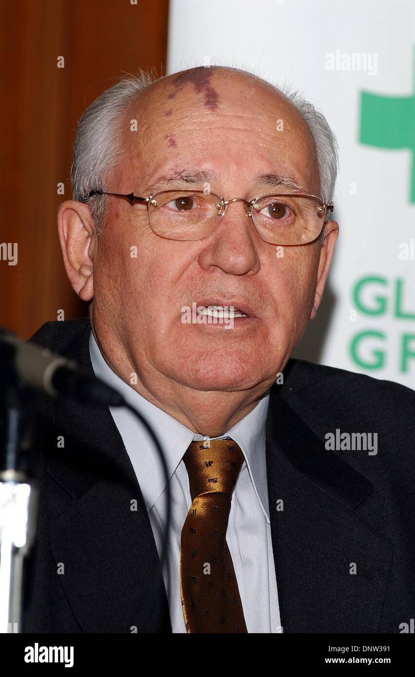 Mar. 15, 2002 - K24455AG: MIKHAIL GORBACHEV GIVES KEYNOTE ADDRESS AT ...